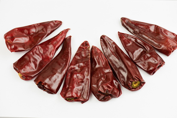 The Health Benefits of Adding Granulated Hot Chili and Small Chili ...